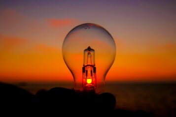 Can Moonlight Power Solar Panels [Experts' Facts, Tips & FAQs]