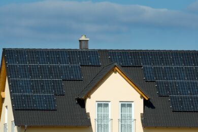 Can Moonlight Power Solar Panels [Experts' Facts, Tips & FAQs]