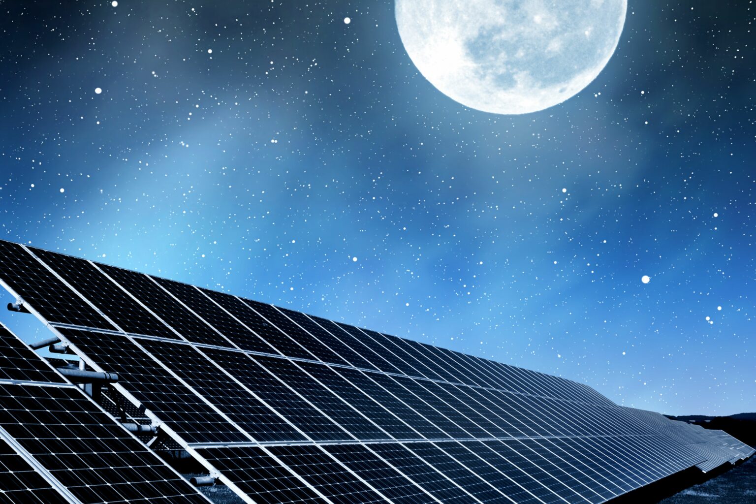 Can Moonlight Power Solar Panels [Experts' Facts, Tips & FAQs]